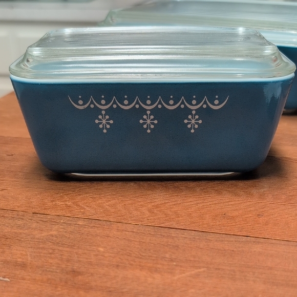 Pyrex | Kitchen | Pyrex Snowflake Garland Blue Bakingrefrigerator Dish ...